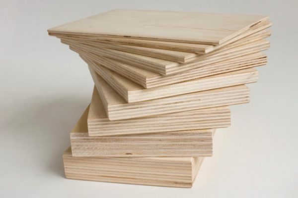 Vendita di tavole di legno di betulla europea a Milano